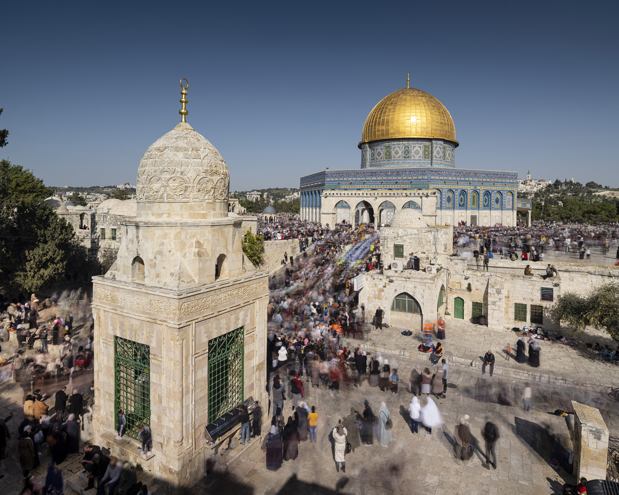 MONUMENTAL - The VII Foundation